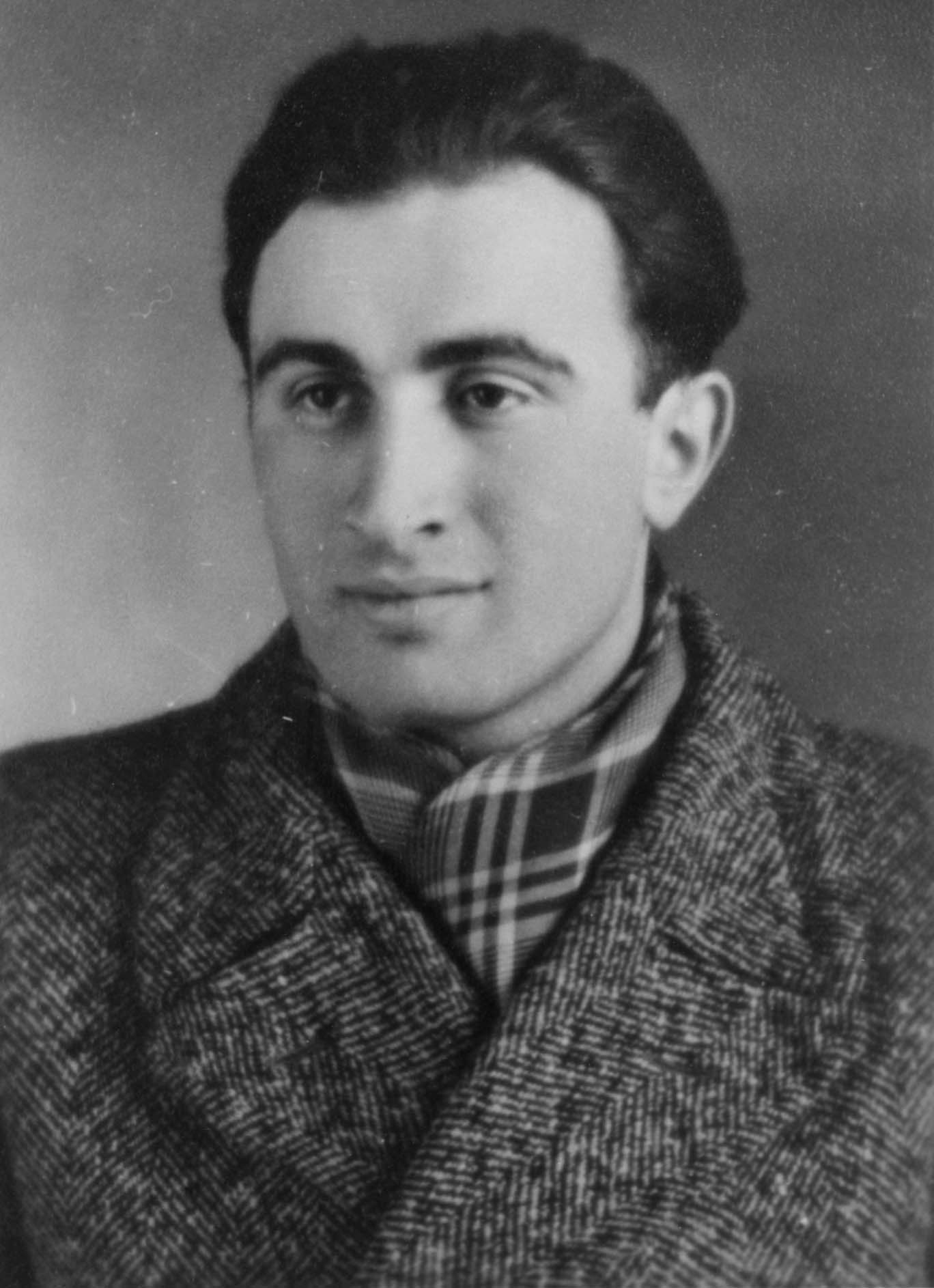 Menczer, Aron | Yad Vashem. The World Holocaust Remembrance Center